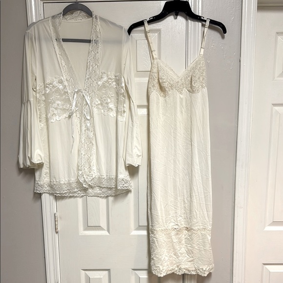 Formfit Rogers | Intimates & Sleepwear | 96 Vintage Formfit Rogers Maxi ...